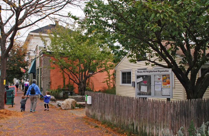 Location of the condos and the Munjoy Hill neighborhood around 118 ...